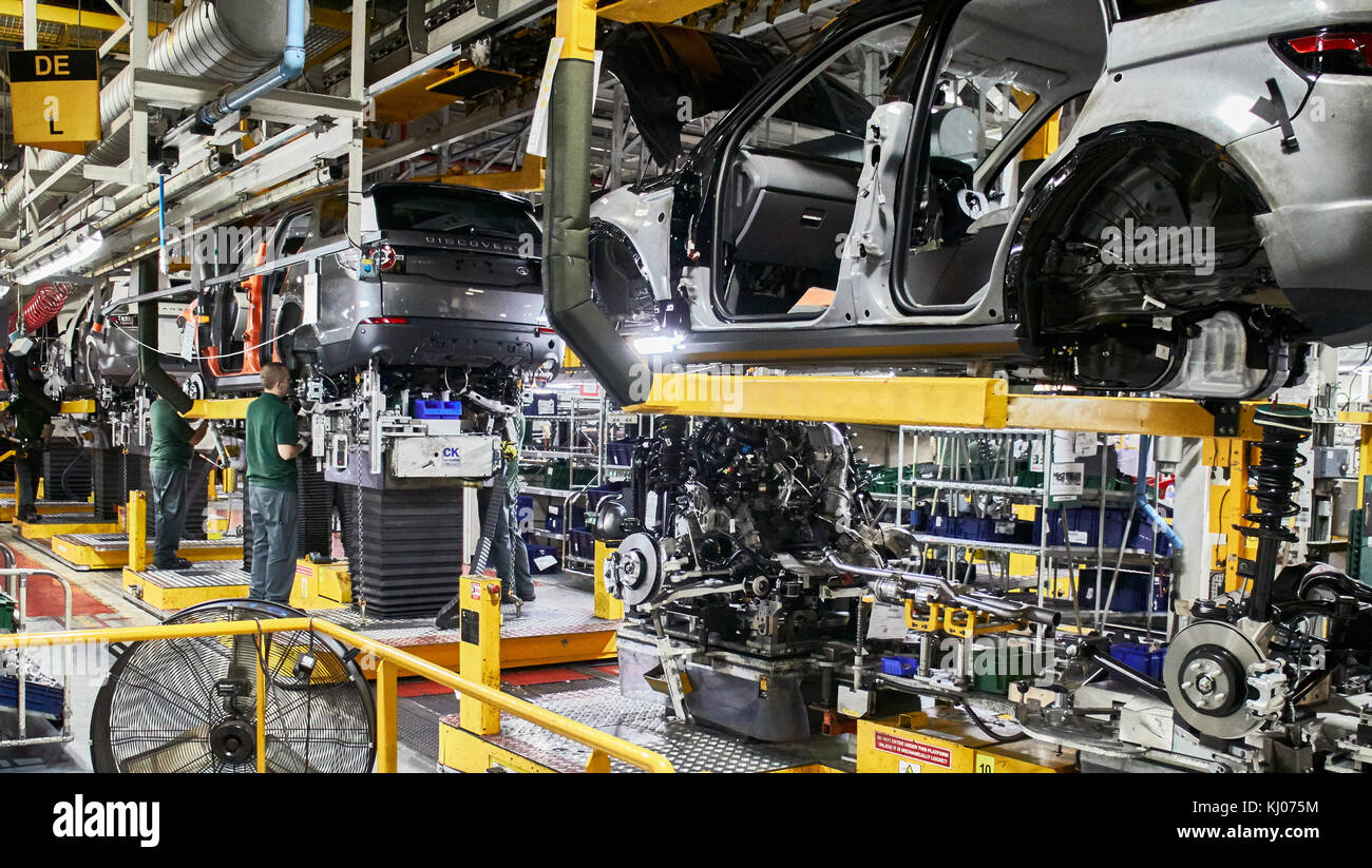 Workers on engine production line in car factory Stock Photo - Alamy Workers on engine production line in car factory Stock Photo - Alamy