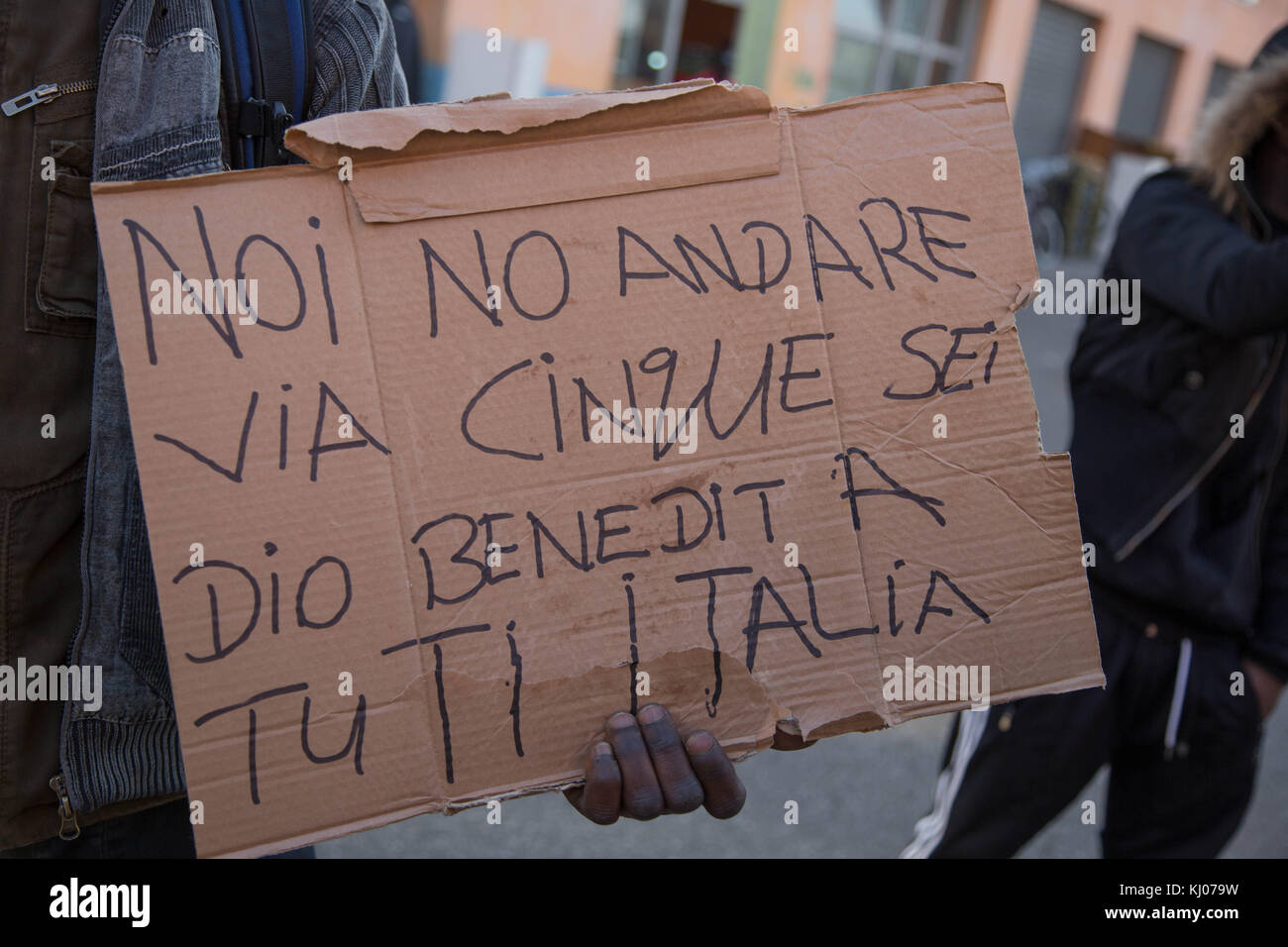 Torin, Italy. 20th Nov, 2017. Eviction of Moi, ex olimpic village ...