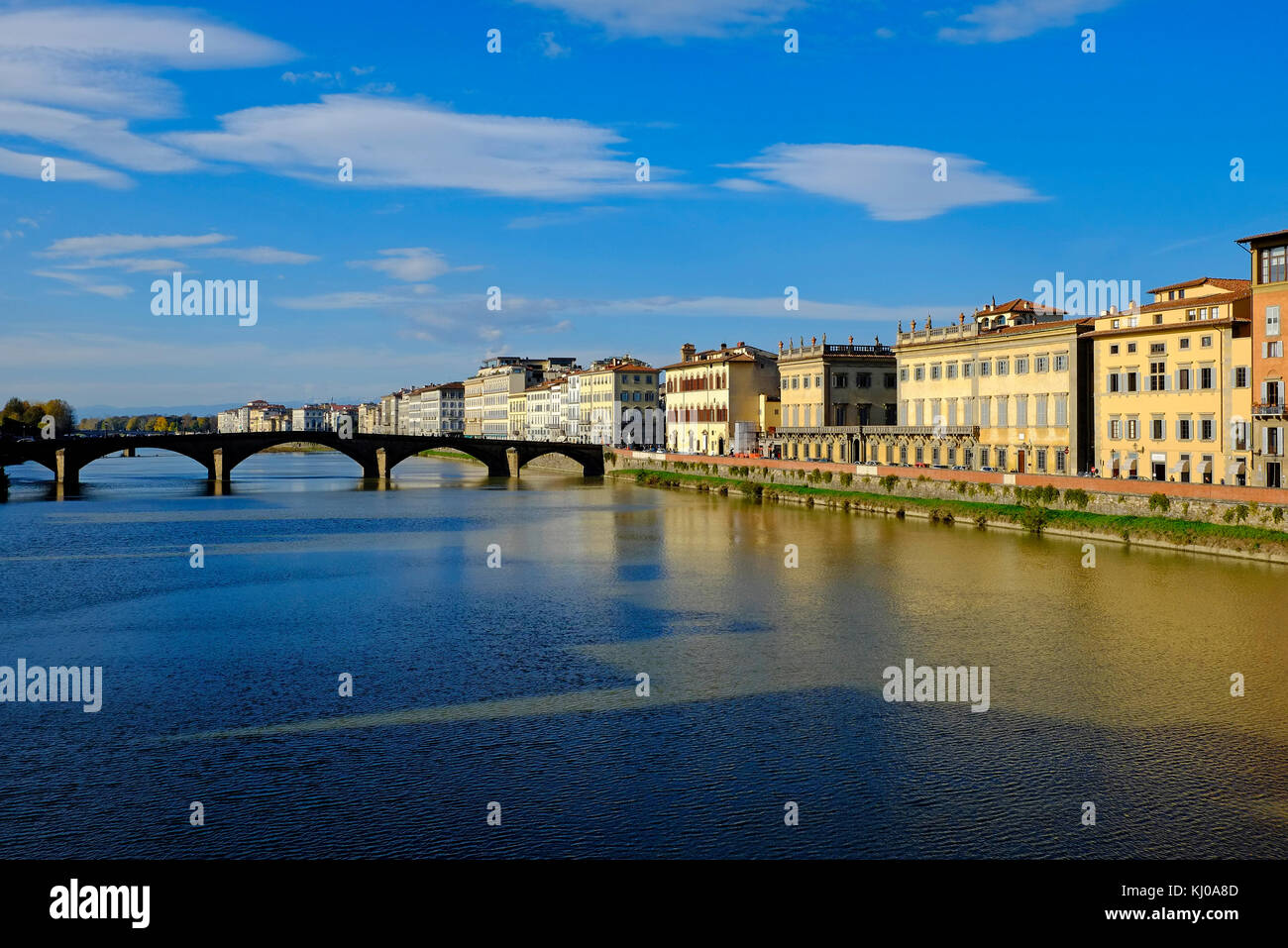river arno, florence, italy Stock Photo - Alamy