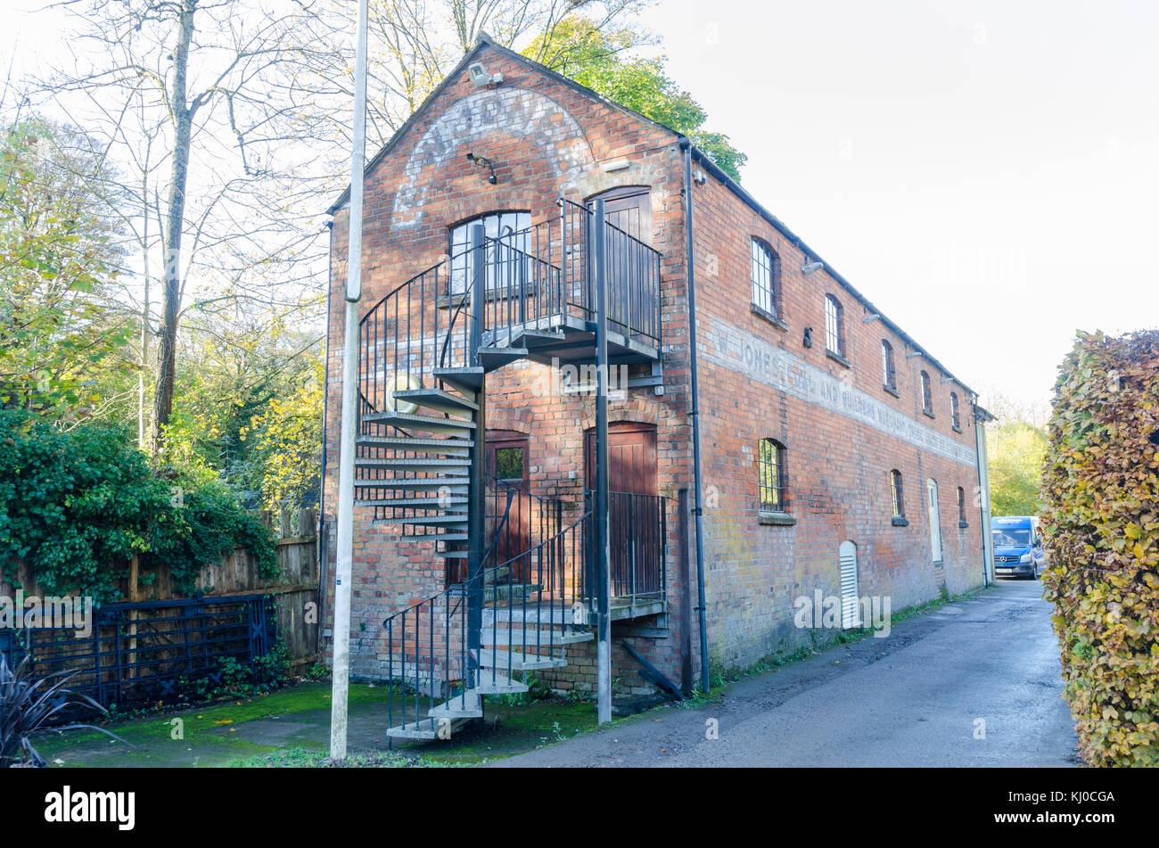 Riverside warehouse hi-res stock photography and images - Alamy