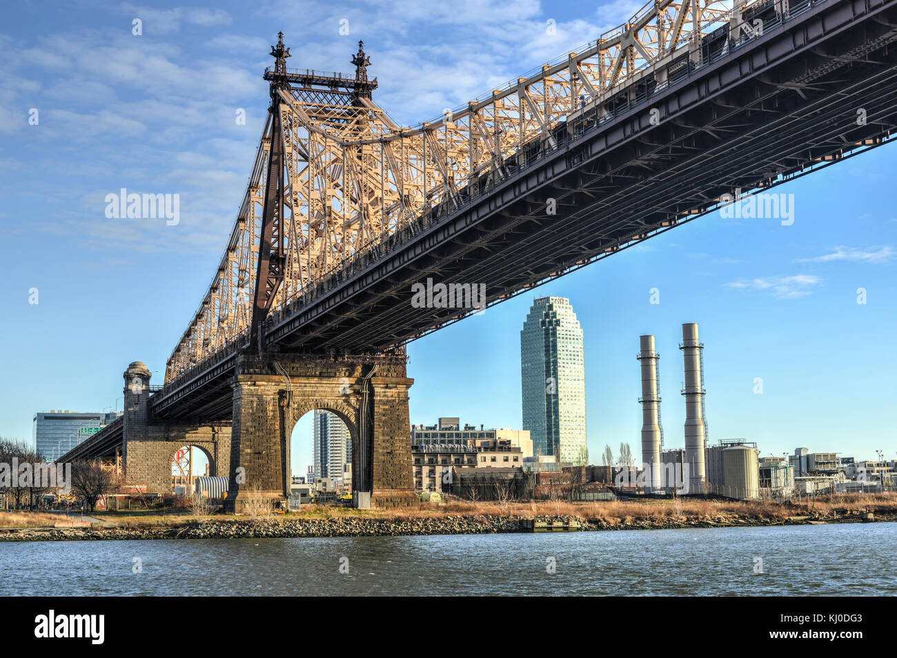 The Roosevelt Island Bridge is a lift bridge that connects Roosevelt ...