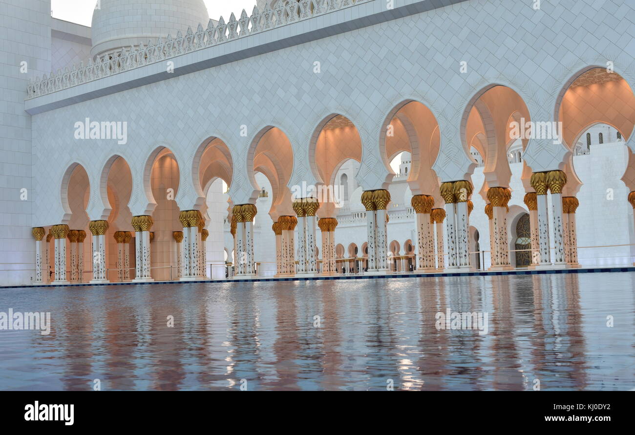 Sheikh Zayed Grand mosque Islamic architecture Stock Photo - Alamy
