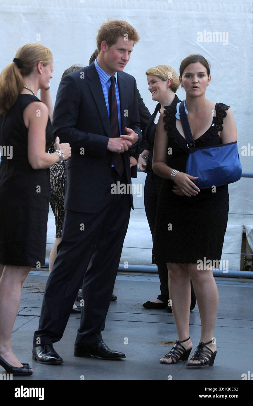 NEW YORK - JUNE 25: Prince Harry (R) speaks with U.S. Marine veteran ...