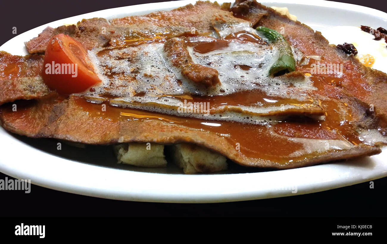 Turkish Doner Kebab - Traditional Turkish Food - Shawarma Vendor Stock ...