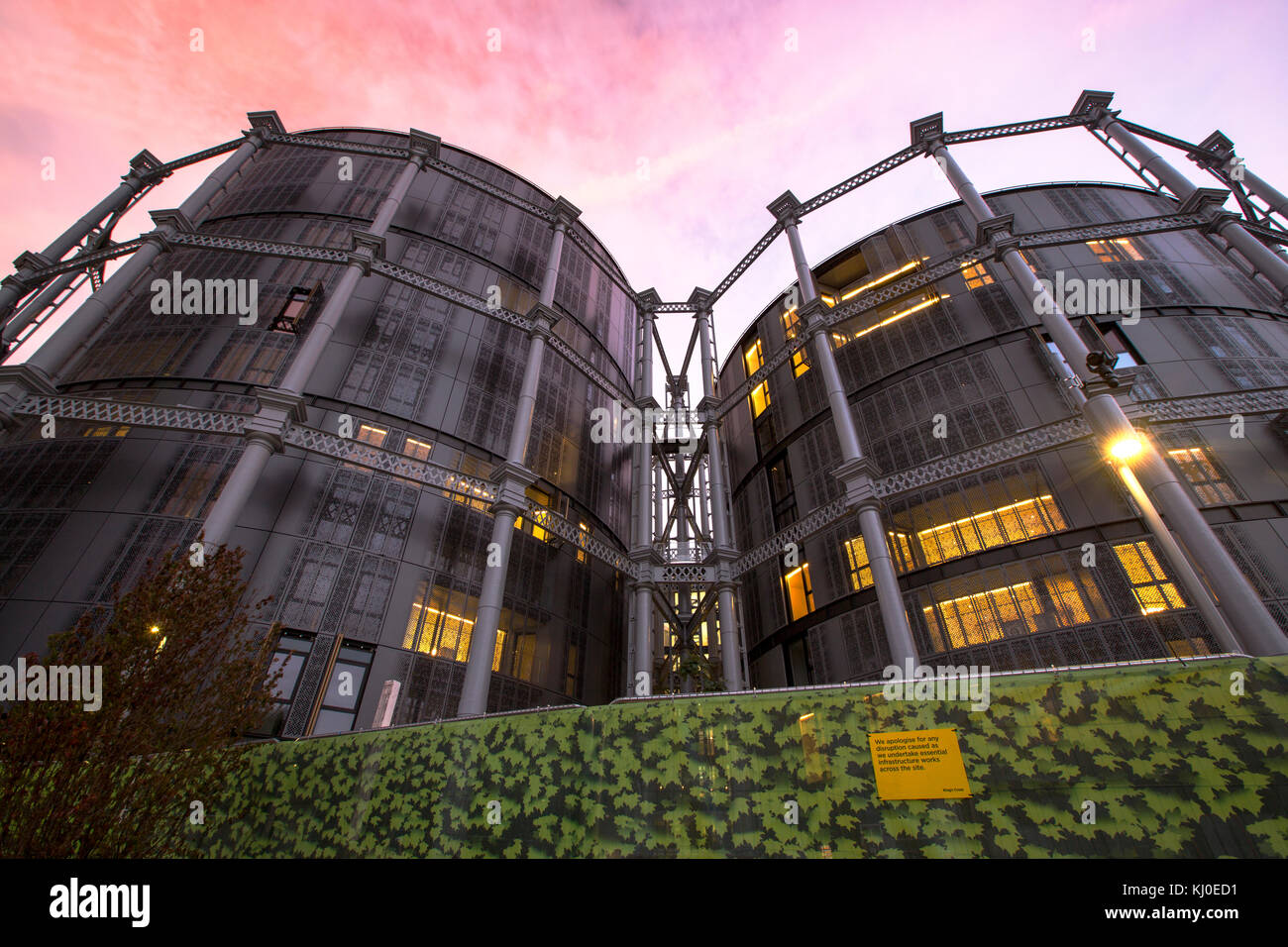 Converted gasometer hi-res stock photography and images - Alamy