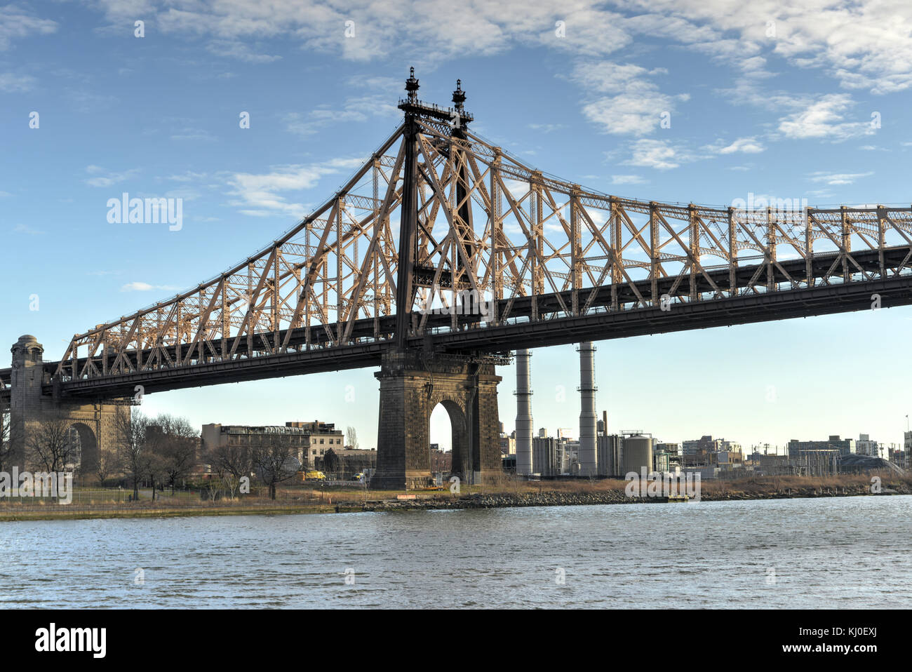 The Roosevelt Island Bridge is a lift bridge that connects Roosevelt ...