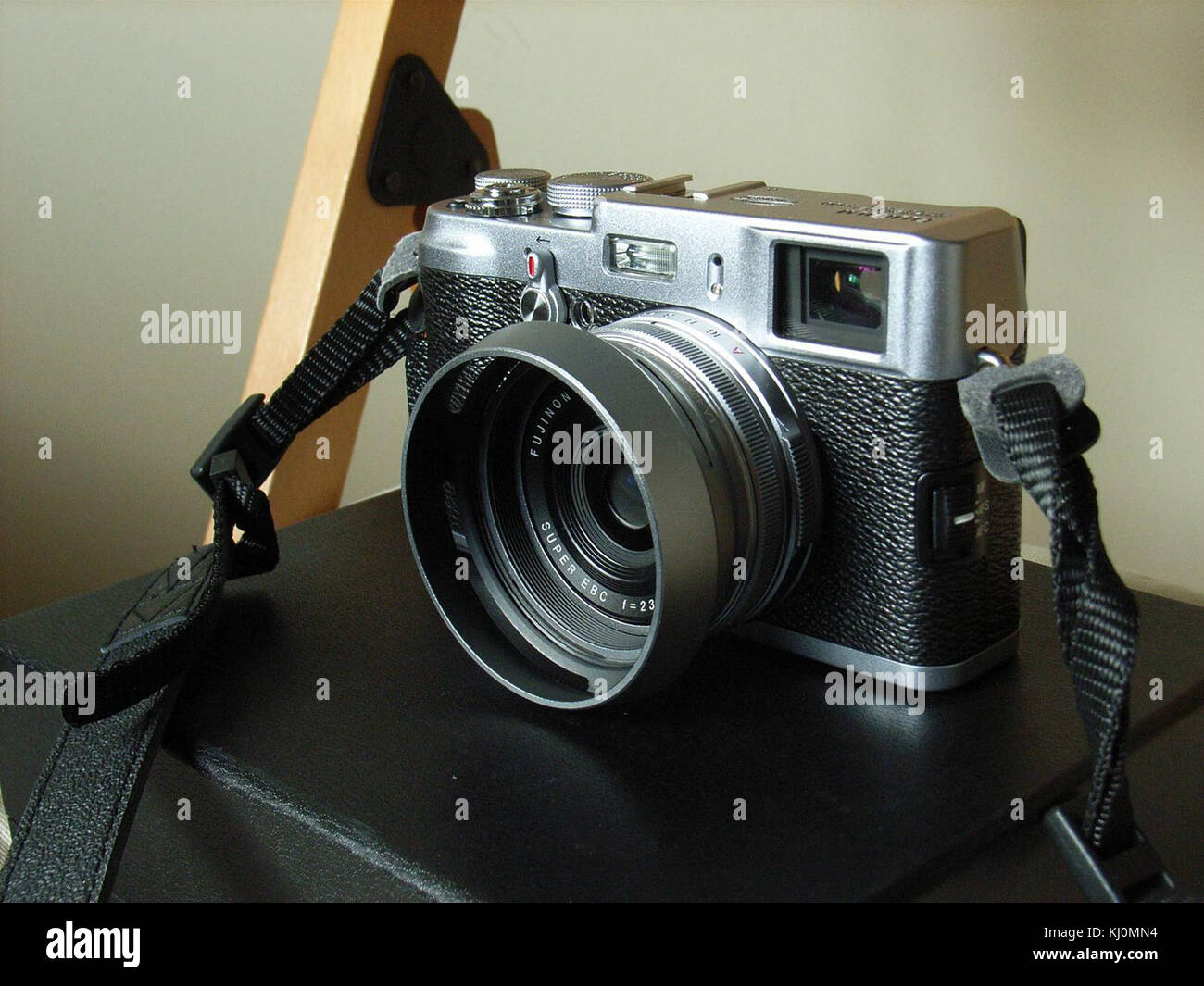Fujifilm x100 hi-res stock photography and images - Alamy