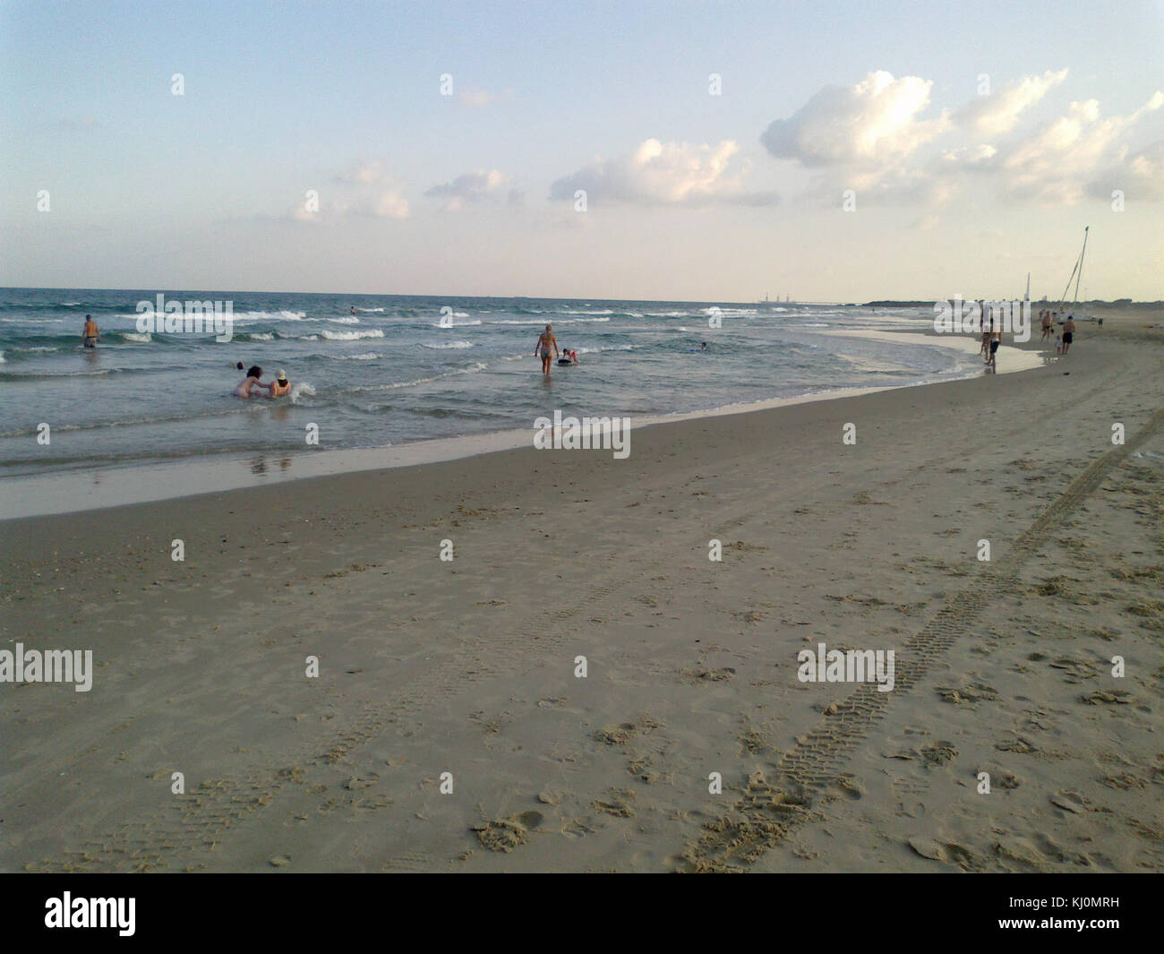 Israel 38187 Yanai beach early in the morning Stock Photo - Alamy