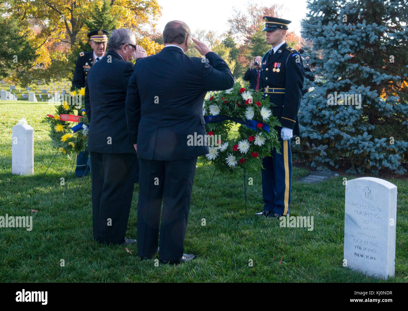 Military Order of Foreign Wars - graves (15781870012 Stock Photo - Alamy