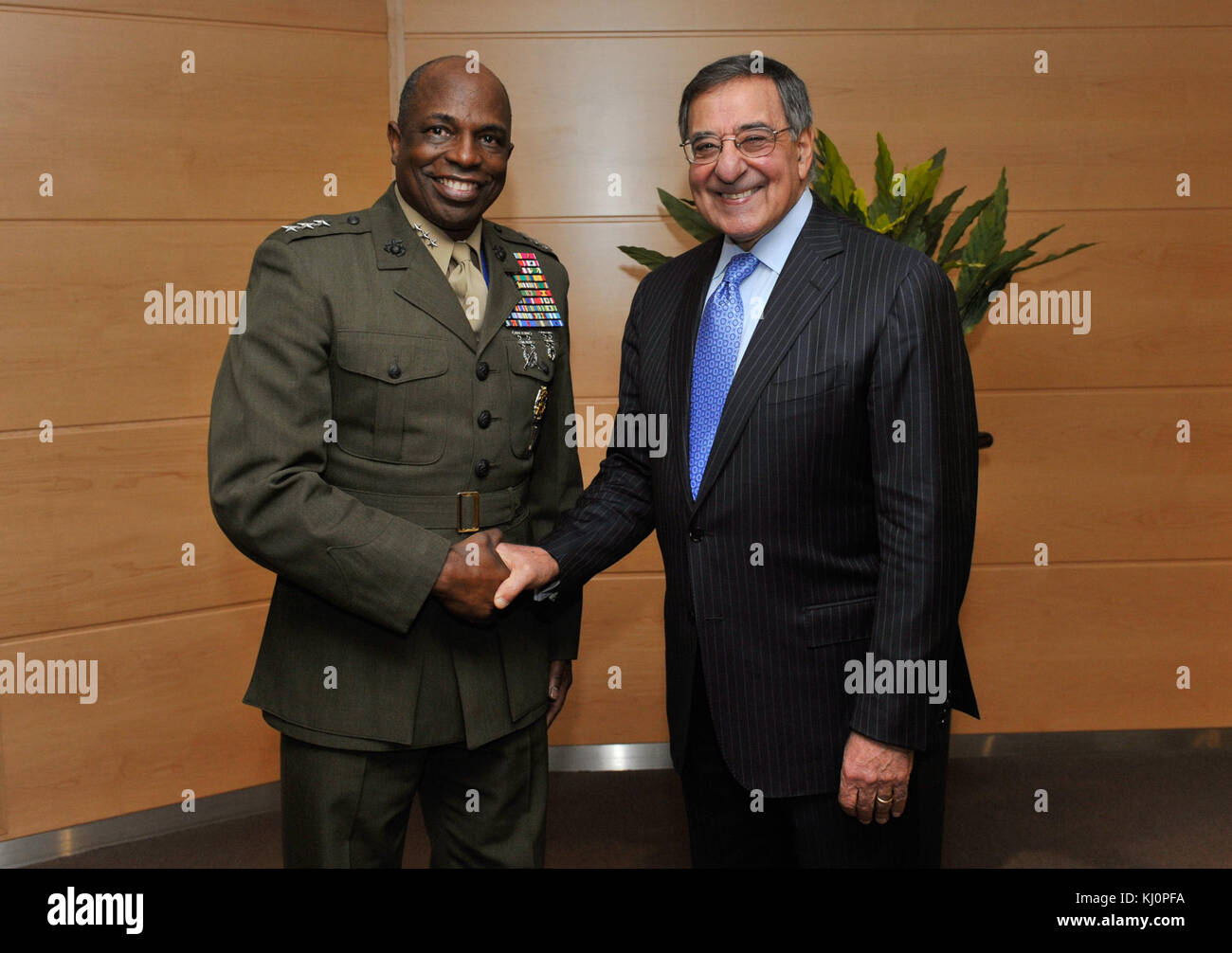 U s army officials leadership hi-res stock photography and images - Alamy