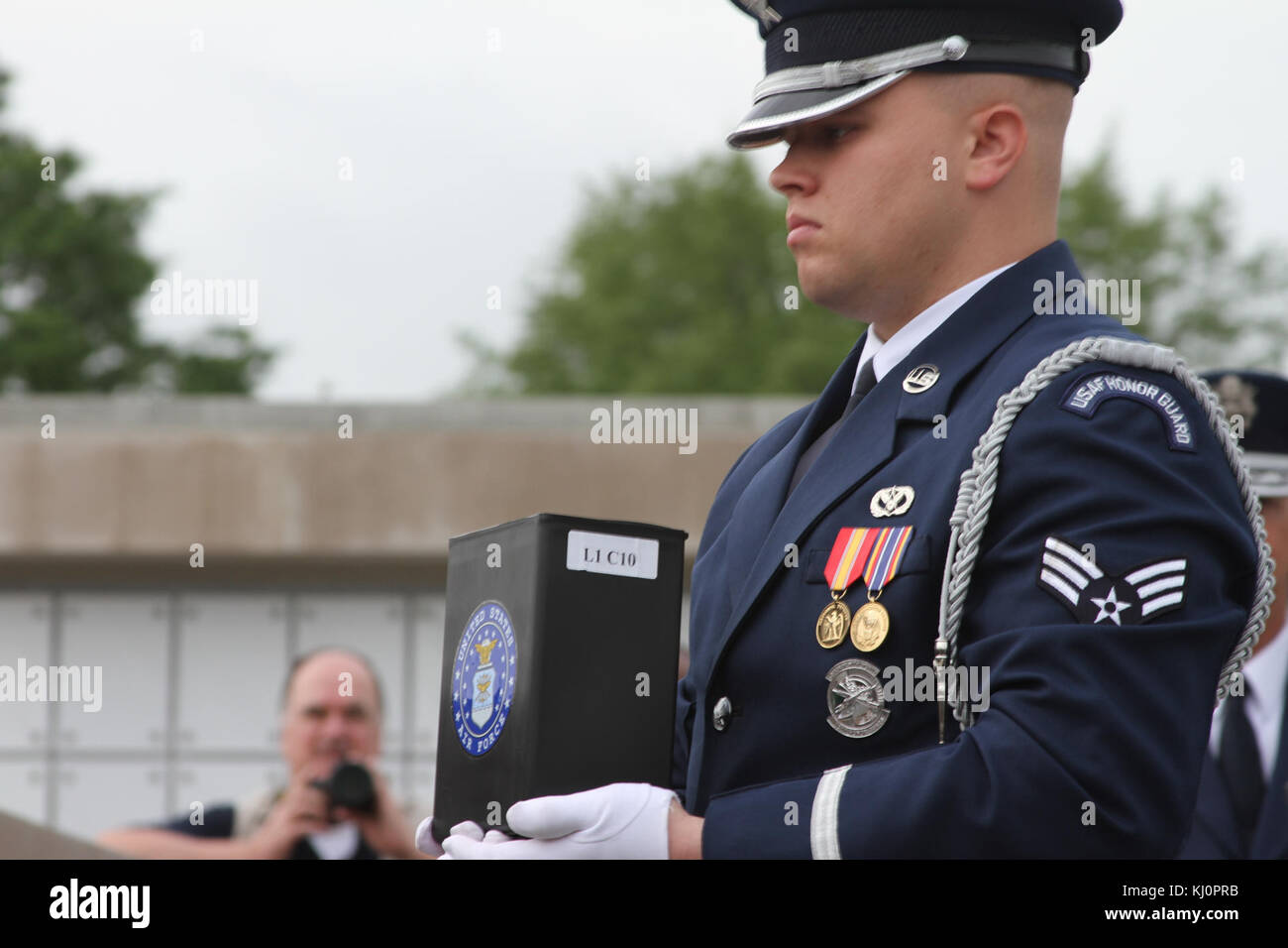Honor guard member hi-res stock photography and images - Alamy