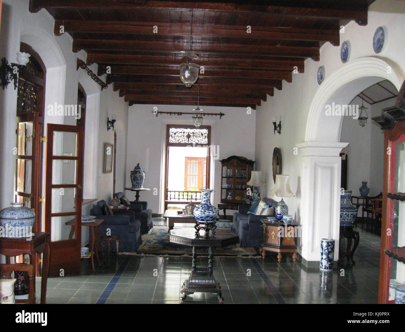 Sitting Room of Meeduma Walauwa, Rambukkana Stock Photo - Alamy