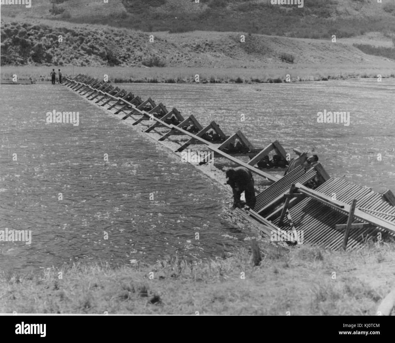 Weir installation hi-res stock photography and images - Alamy