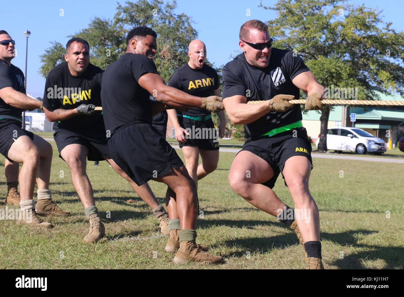 Soldiers of Task Force 1-28, 48th Infantry Brigade Combat Team, 3rd ...