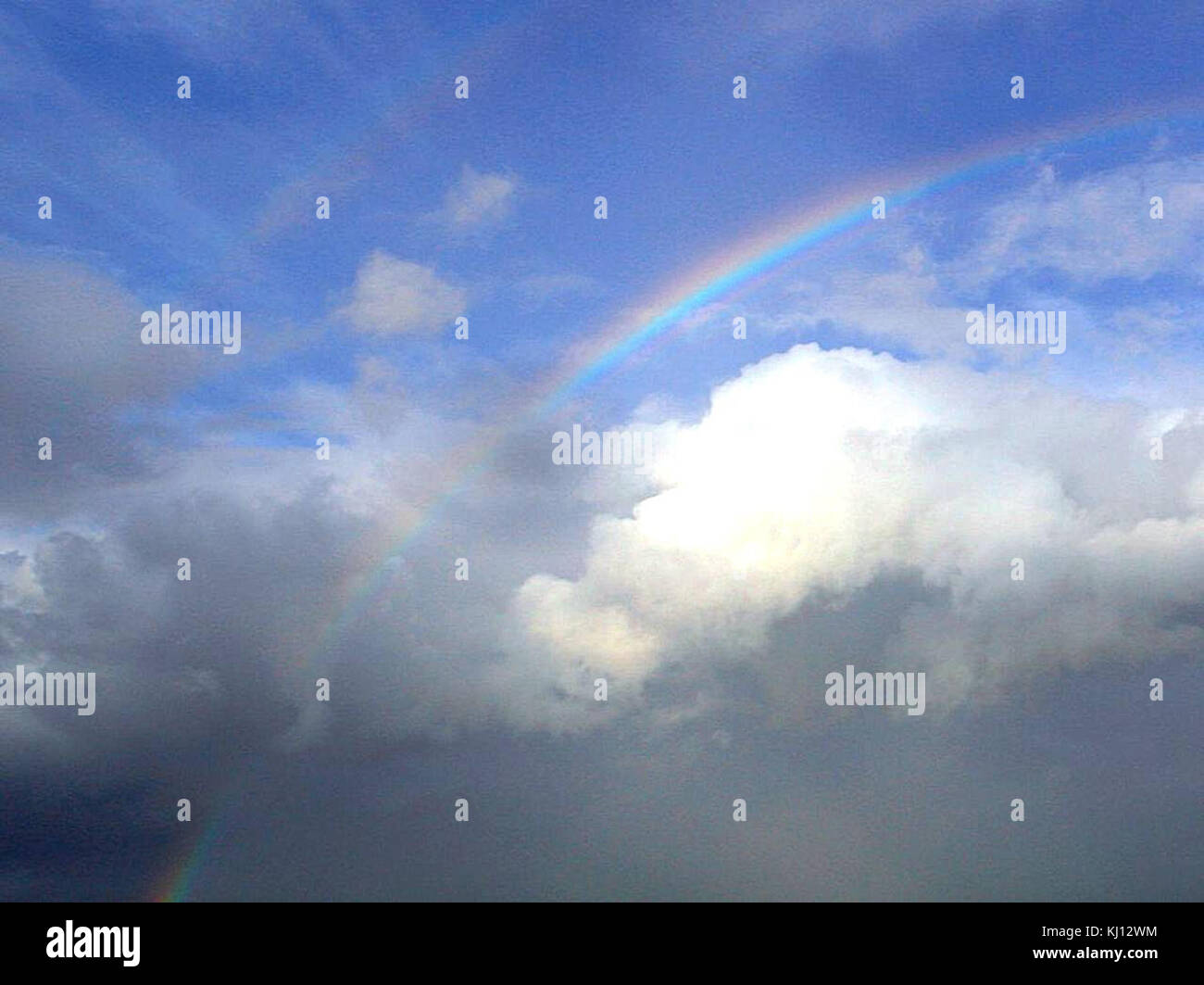 Light couds hi-res stock photography and images - Alamy