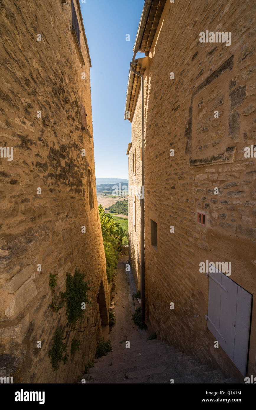 Street of medieval village of Gordes, Provence, France Stock Photo - Alamy