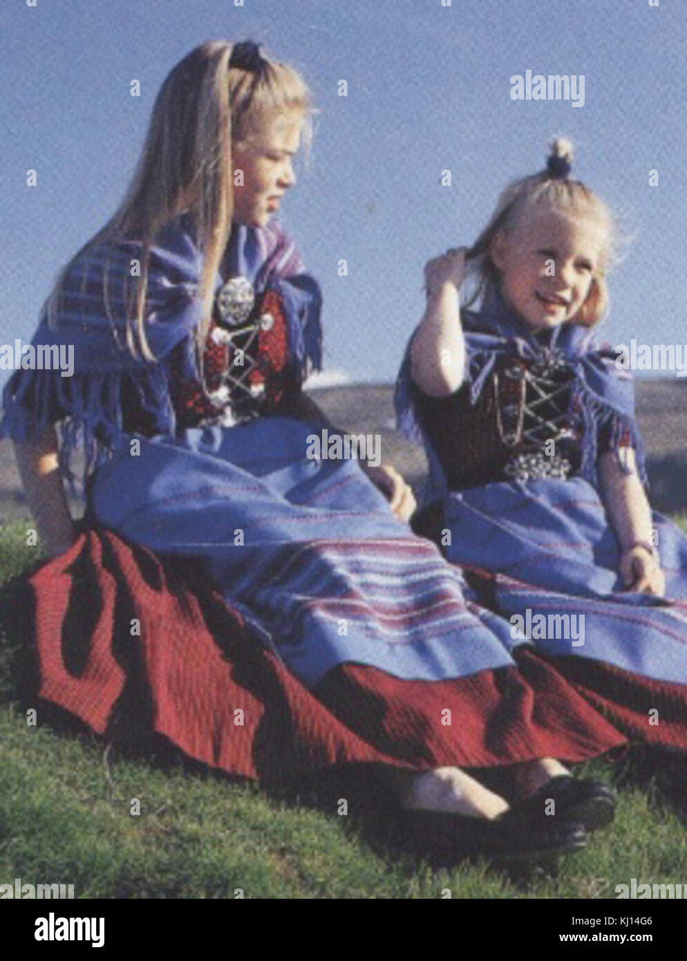 Two girls traditional costume hi-res stock photography and images - Alamy