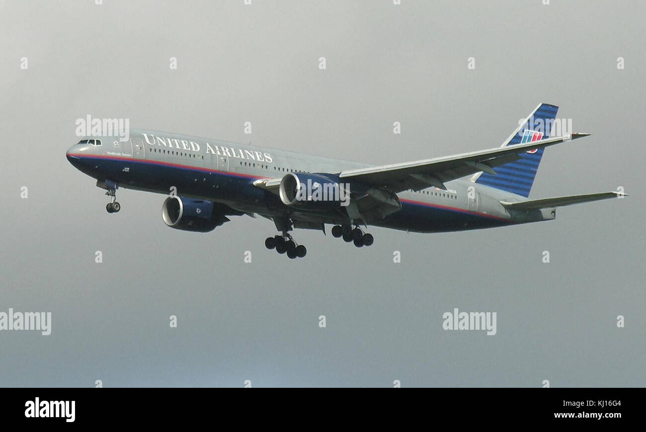 Boeing 777 200er at seattle tacom Stock Photo - Alamy