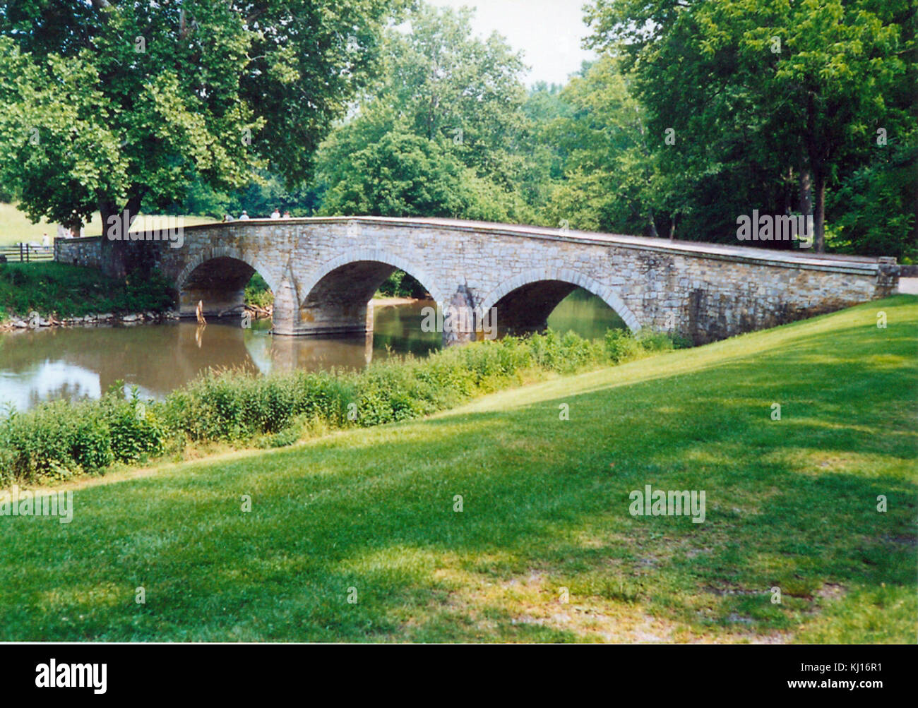 Antietam national battlefield bridge hi-res stock photography and ...