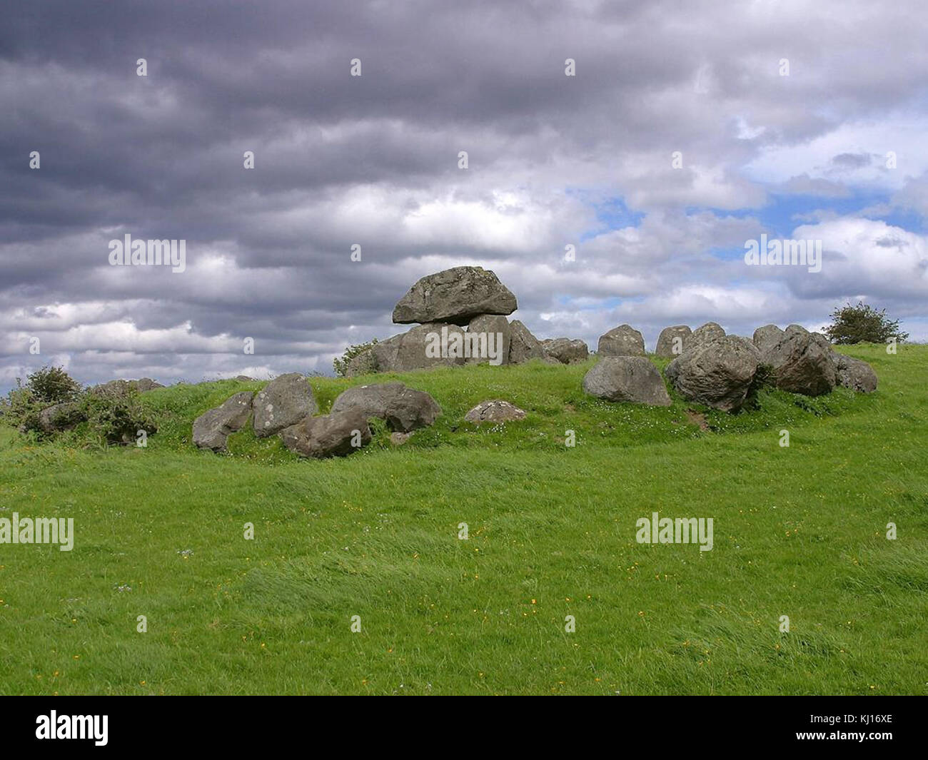 Carrowmore tomb, Ireland Stock Photo - Alamy