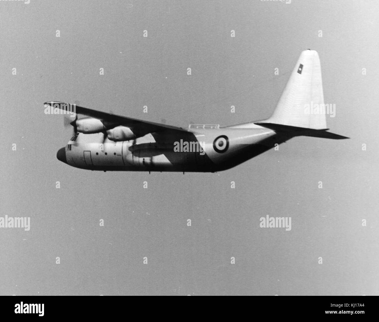 130 hercules aircraft air Black and White Stock Photos & Images - Alamy