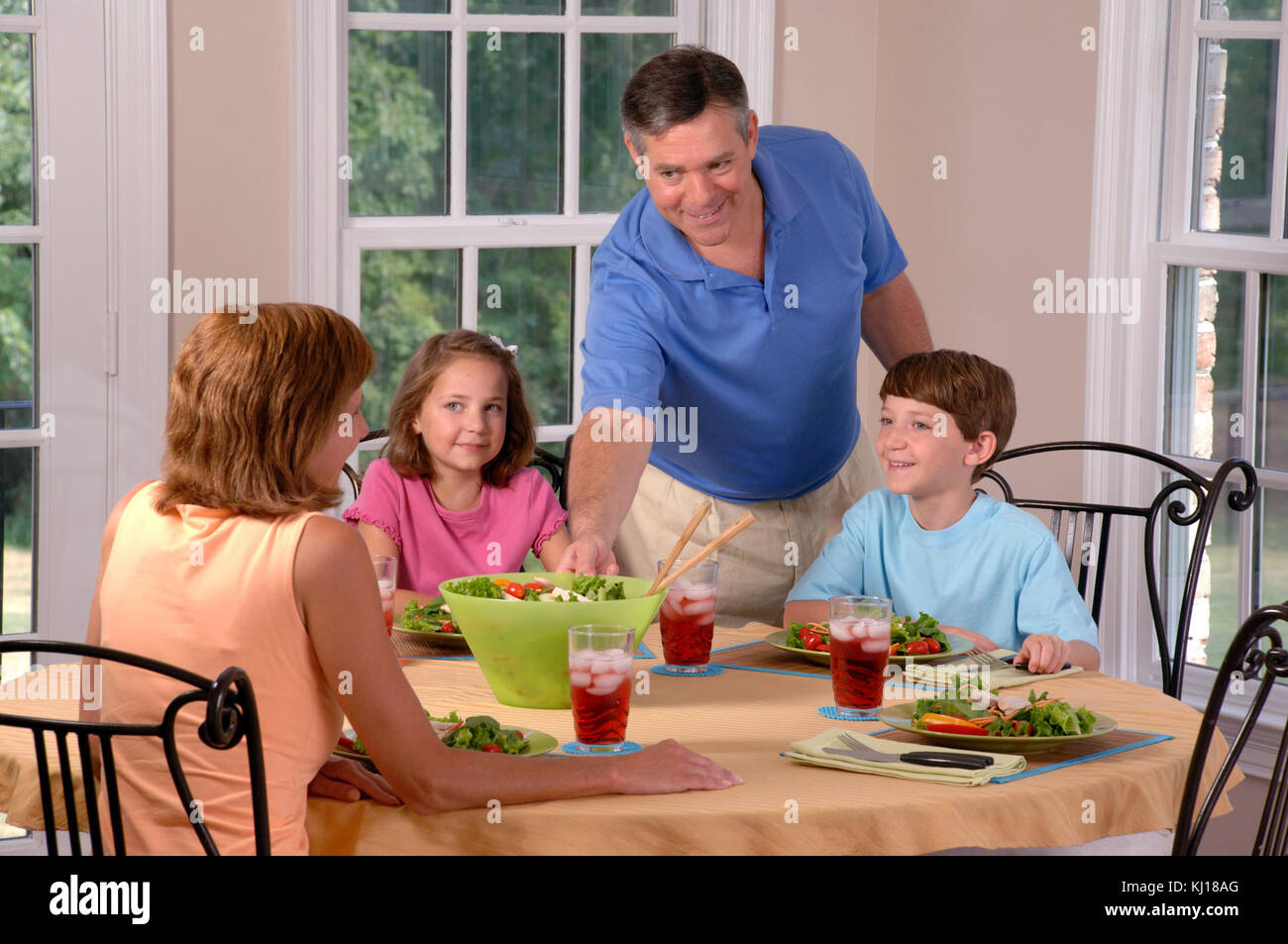 Family eating lunch (2 Stock Photo - Alamy