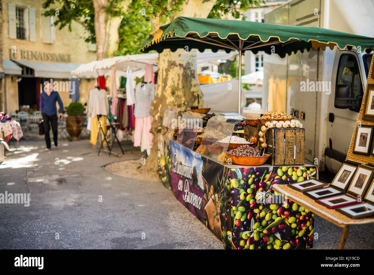 Street market, Gordes, Provence, France, Europe Stock Photo - Alamy
