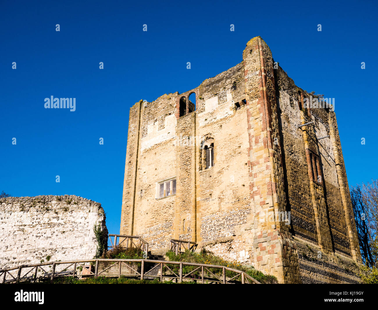 Surrey guildford castle hi-res stock photography and images - Alamy