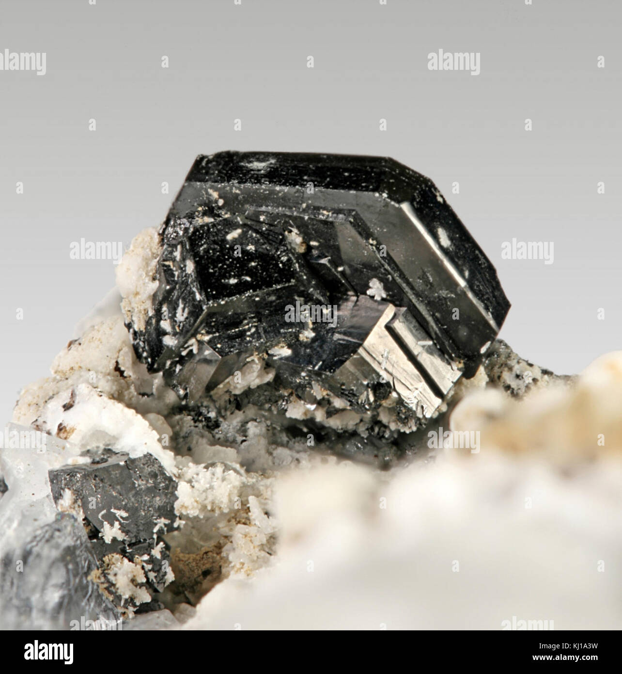 Ilmenite hi-res stock photography and images - Alamy