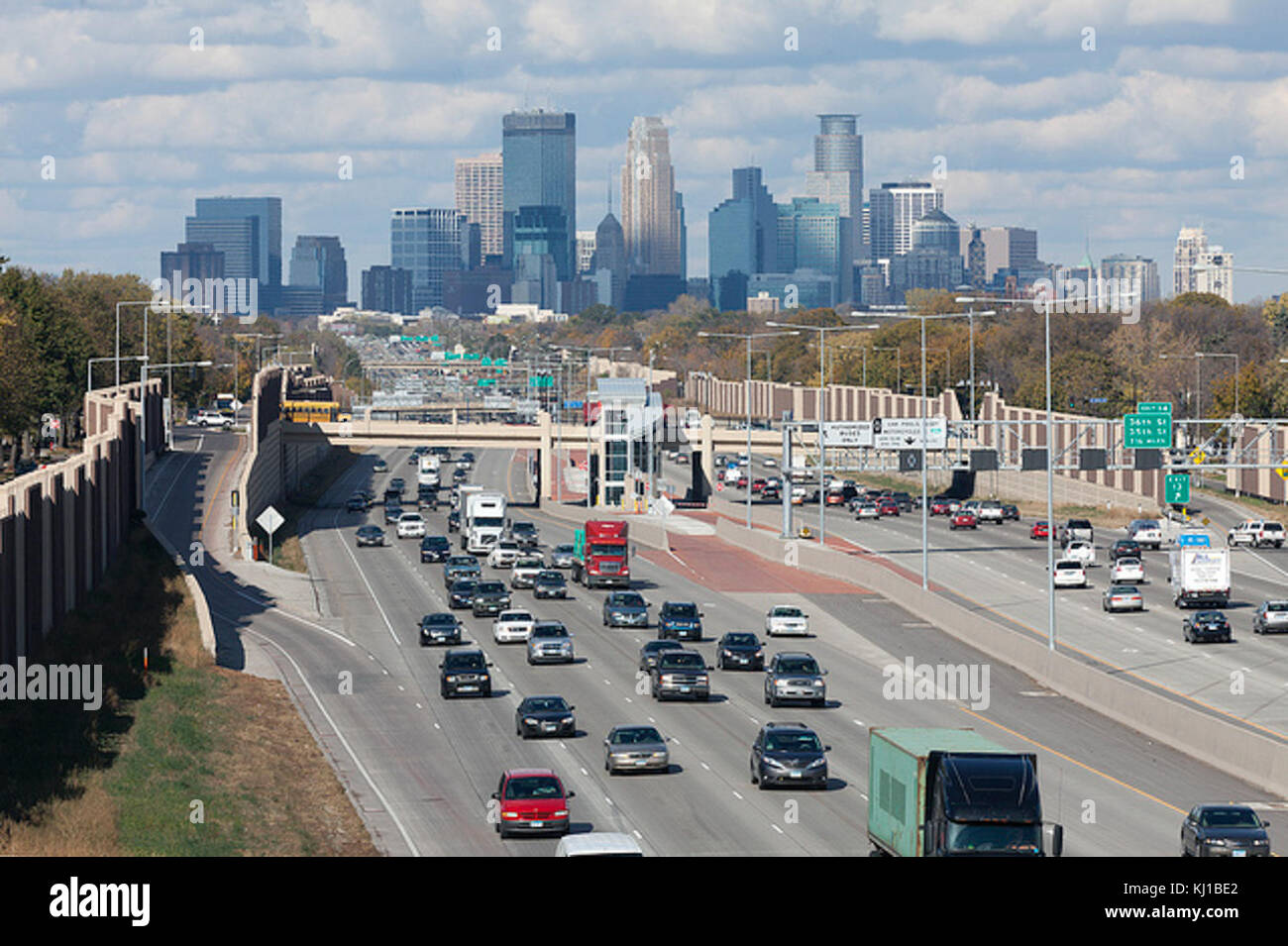 Minneapolis Highway View - Highway 35 Stock Photo - Alamy