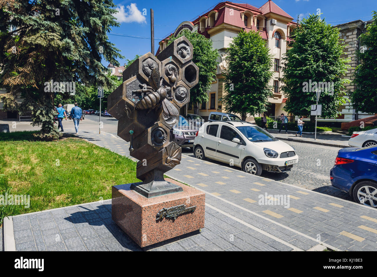 Bee sculpture hi-res stock photography and images - Alamy