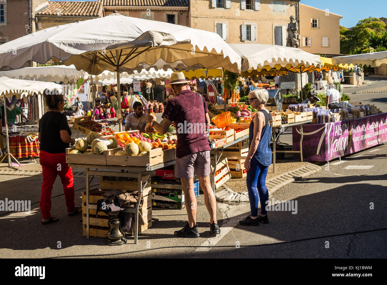 Street market, Gordes, Provence, France, Europe Stock Photo - Alamy