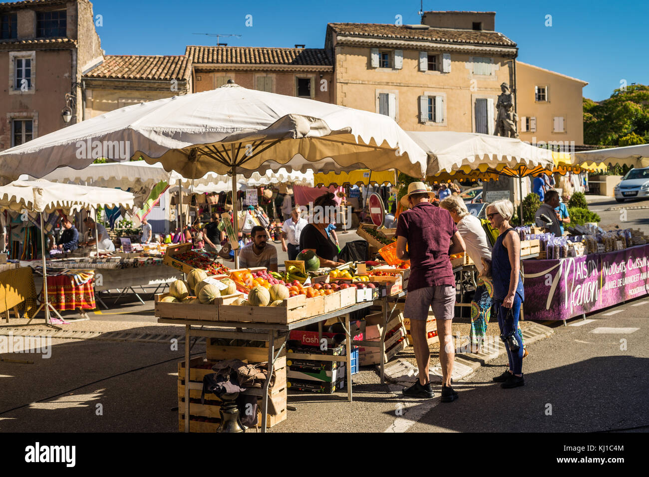Street market, Gordes, Provence, France, Europe Stock Photo - Alamy