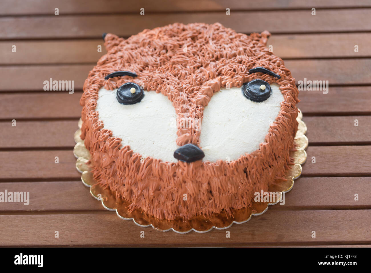 Animal shaped cake hi-res stock photography and images - Alamy