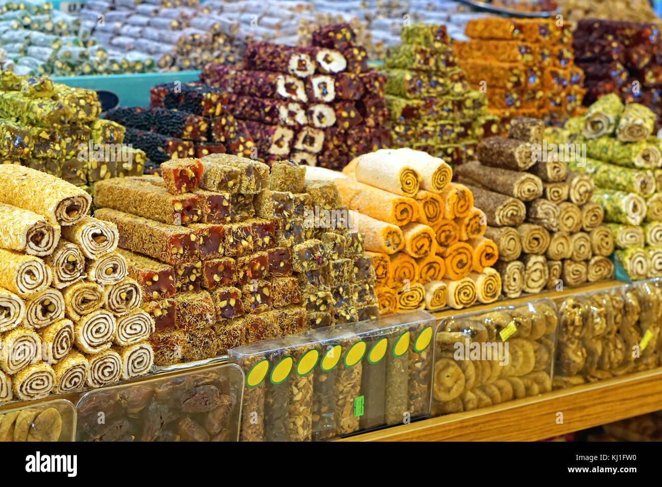 Traditional Turkish delight sweets at market Stock Photo - Alamy