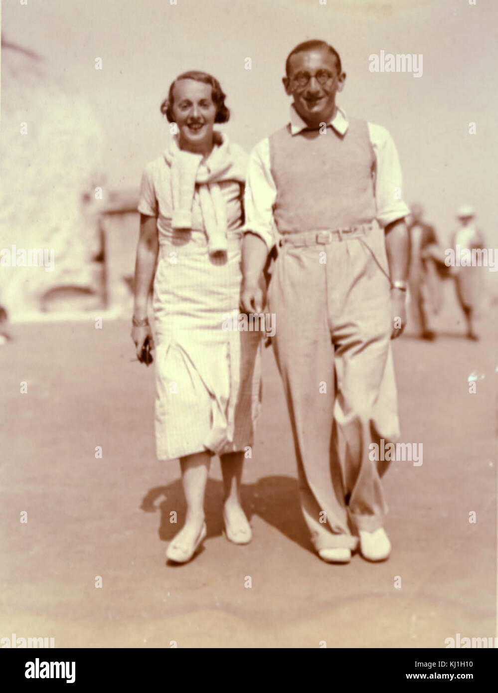 War couple 1930 hi-res stock photography and images - Alamy