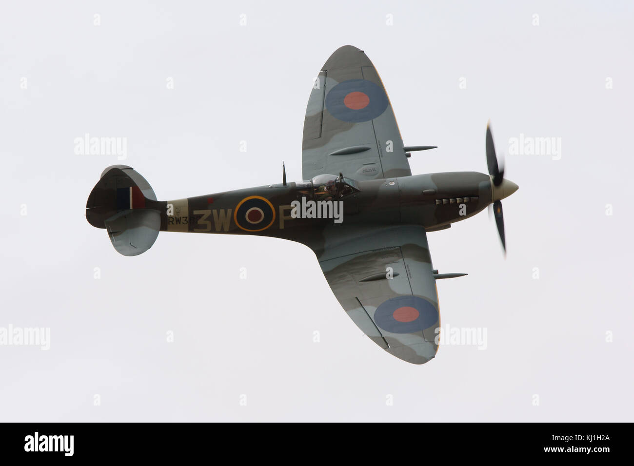 Battle of britain spitfire hi-res stock photography and images - Alamy