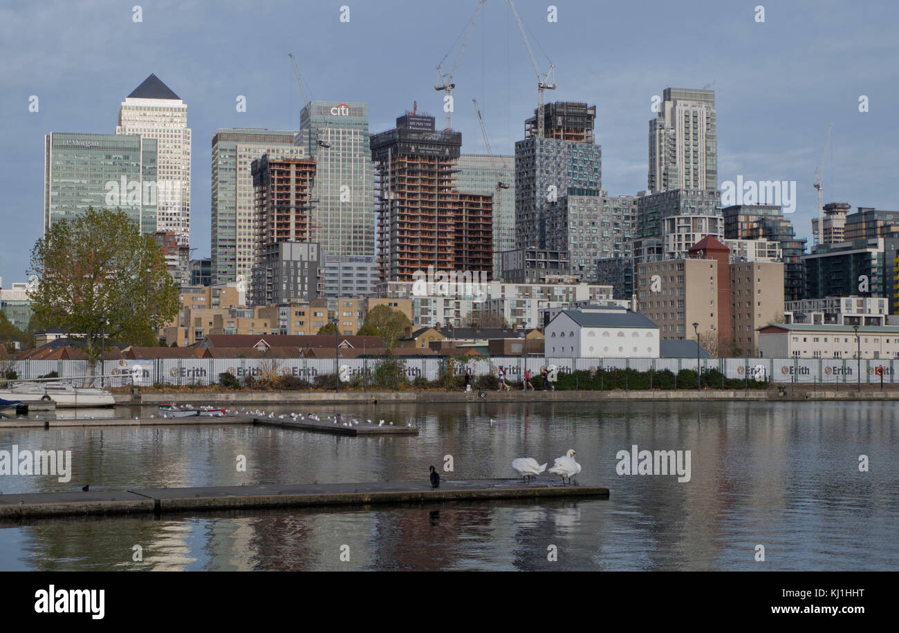 Clippers Quay luxury private marina development with Canary Wharf ...