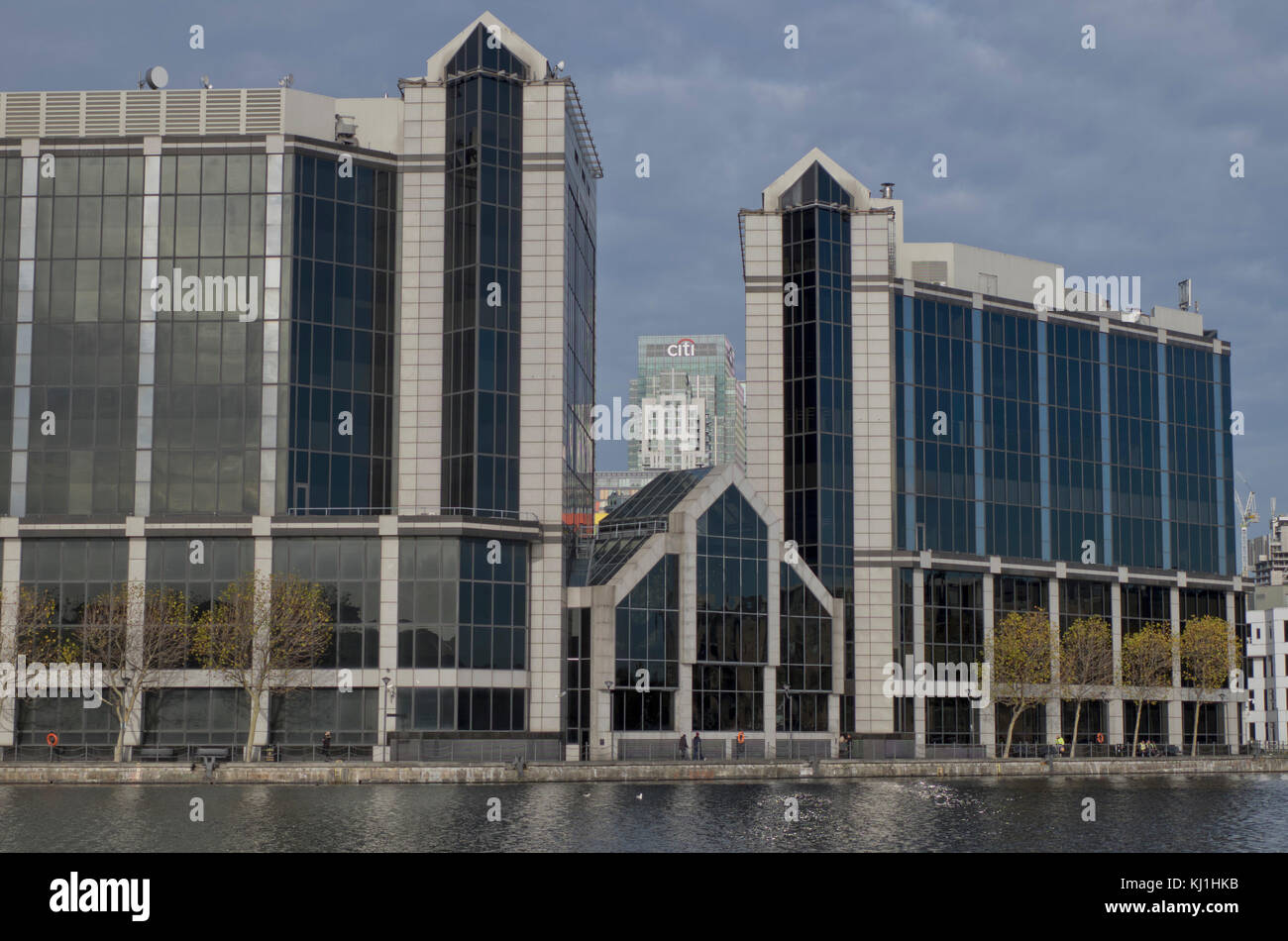 Clippers Quay luxury private marina development with Canary Wharf ...