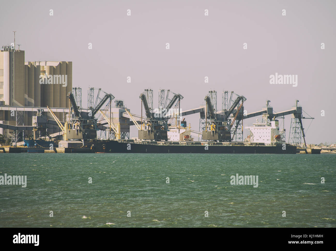 Bulk carrier ships hi-res stock photography and images - Alamy