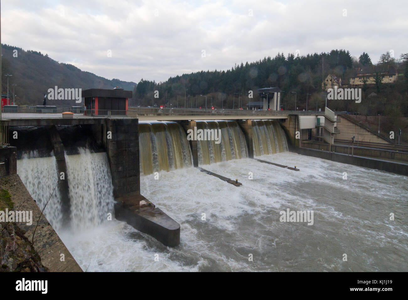 Sluice gate chain hi-res stock photography and images - Alamy