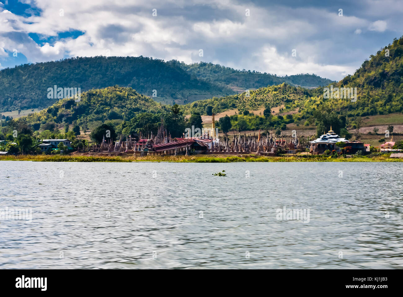 Tharkong Pagoda near Sagar village, Moebyel Lake, Taunggyi, Myanmar ...