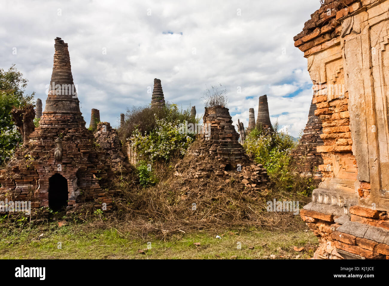 Samkar village hi-res stock photography and images - Alamy