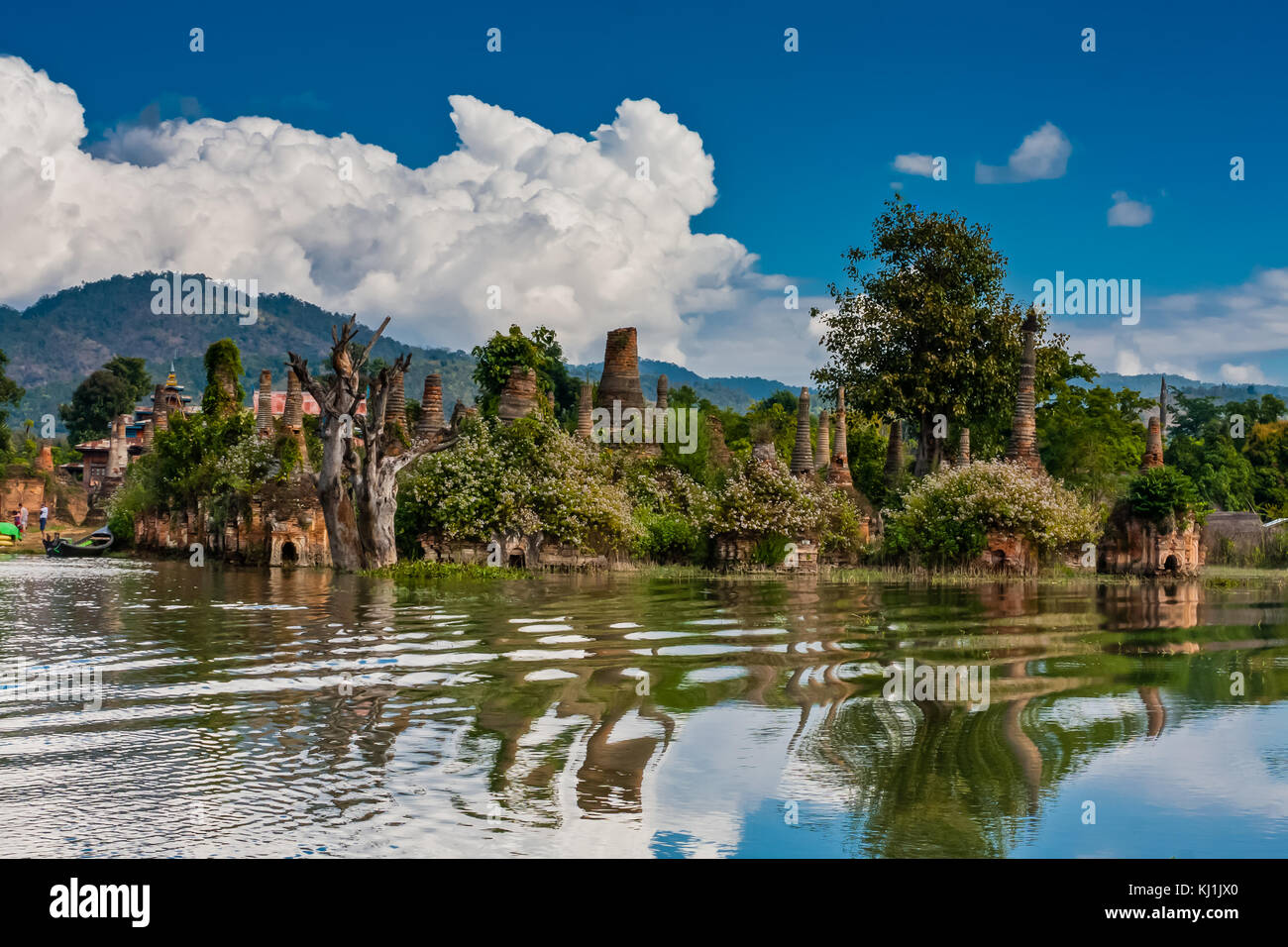 The sunken stupas of Sagar, Taunggyi, Myanmar Stock Photo - Alamy