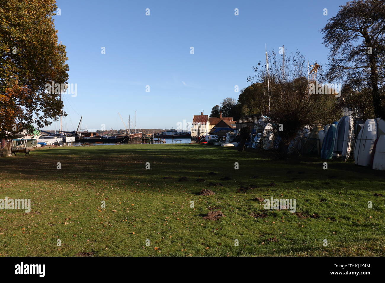 Walking near the river Orwell Suffolk Stock Photo - Alamy