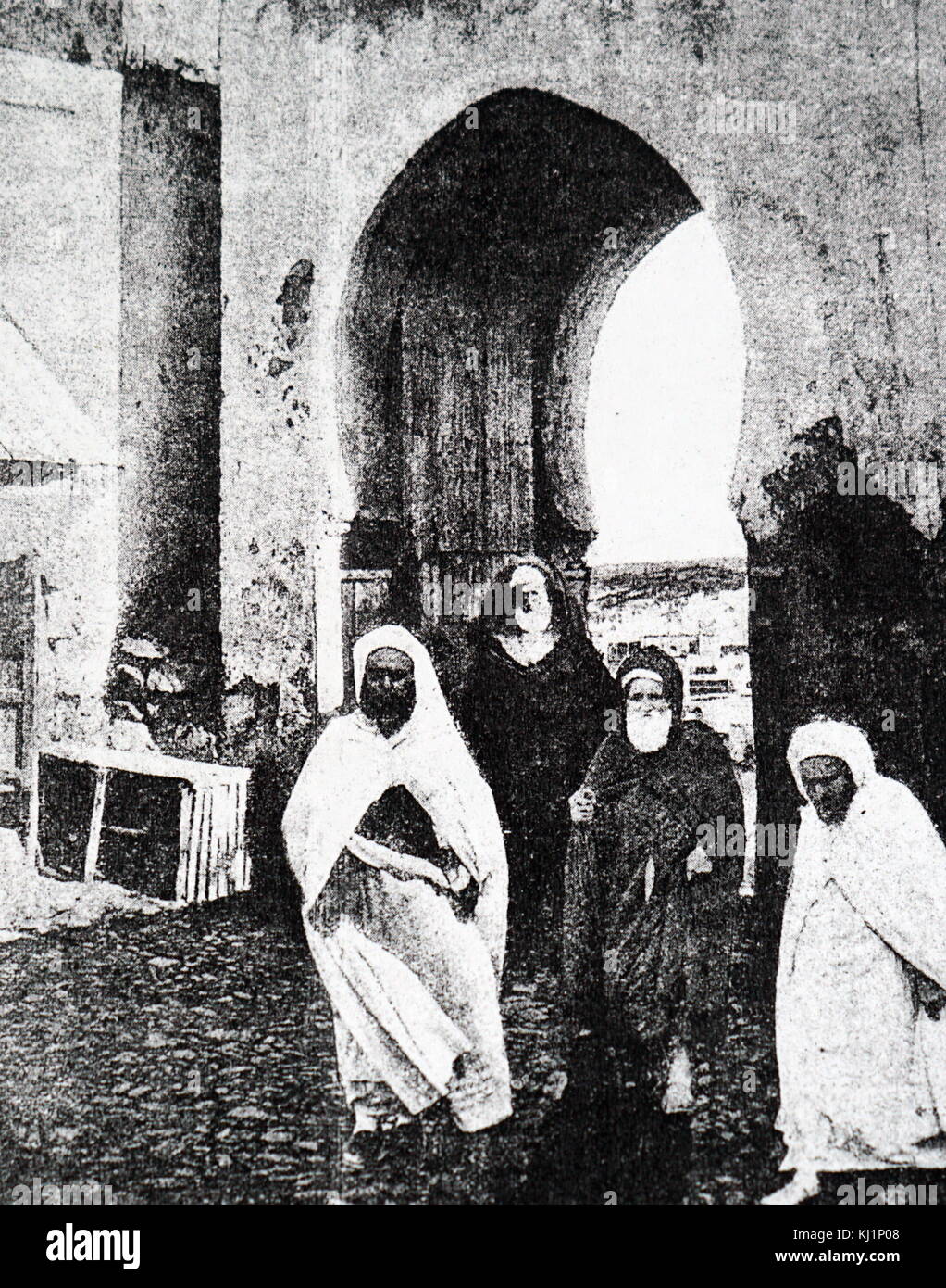 Illustration depicting the arrival of Sidi Mohammed ben Larbi Torre ...