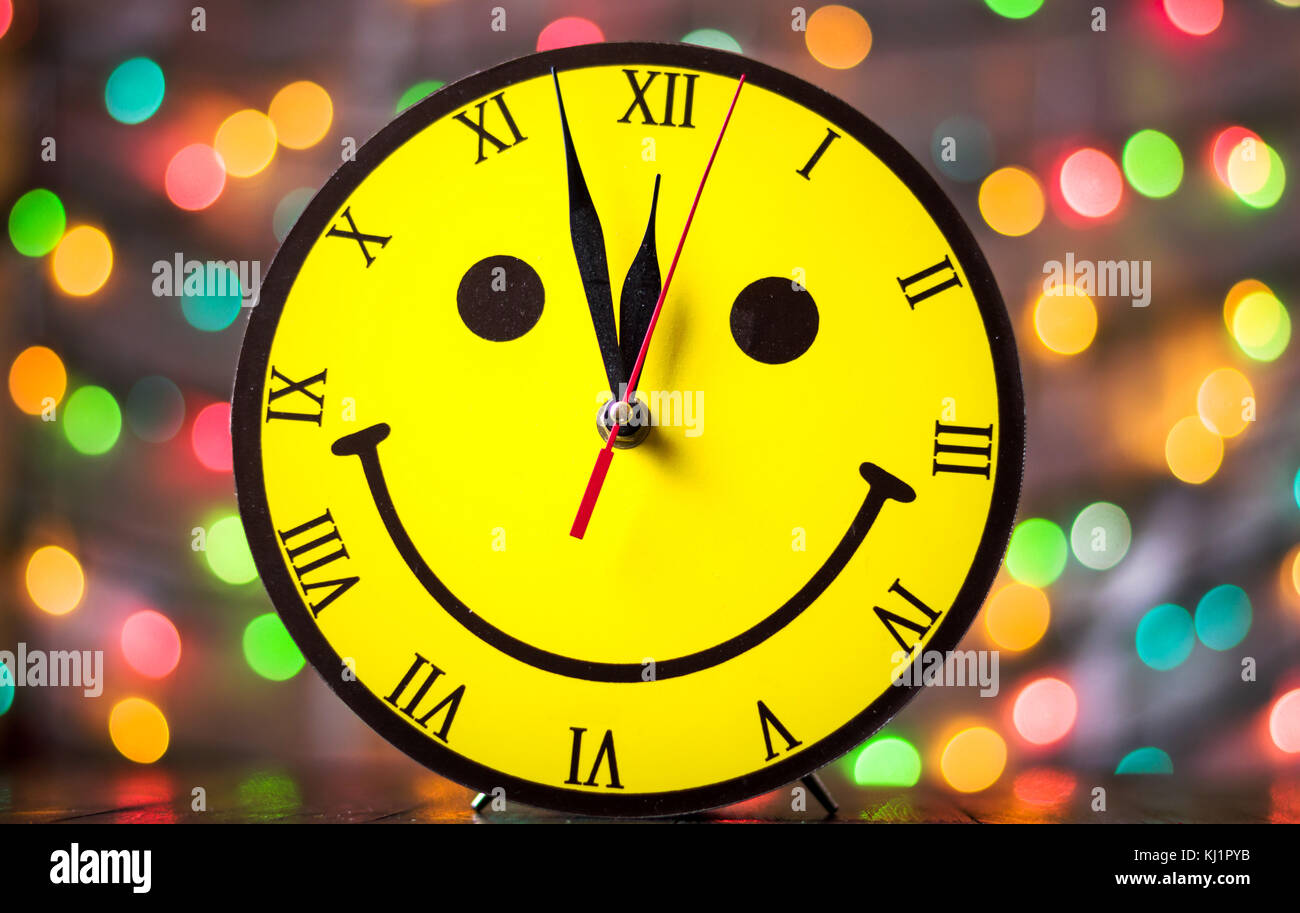 Smiley Face Clock Images at Linda Durham blog