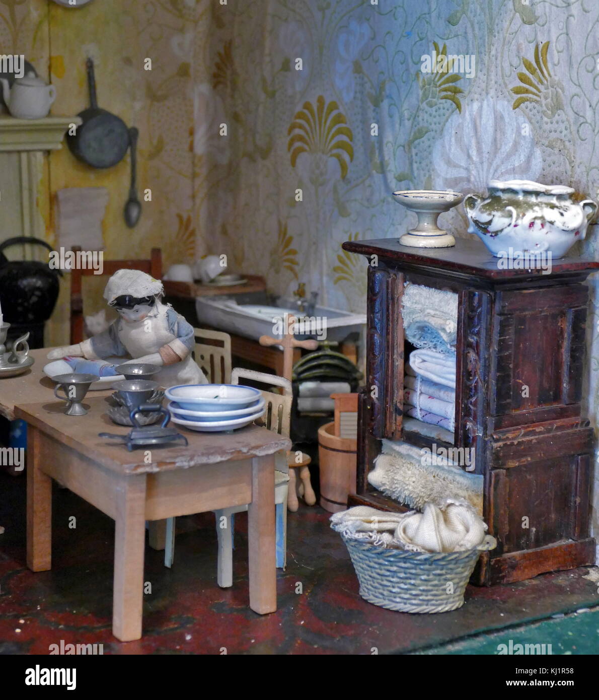 Tregear dolls house hi-res stock photography and images - Alamy