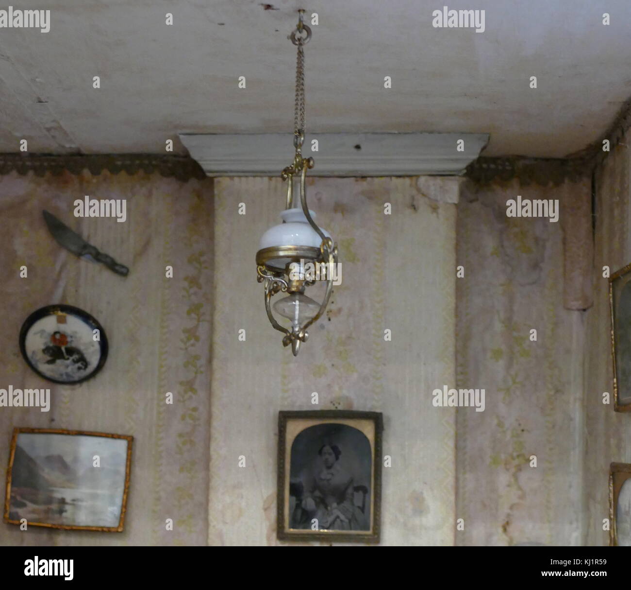 Interior of an early Victorian Dolls House (Tregear Manor, Cornwall ...