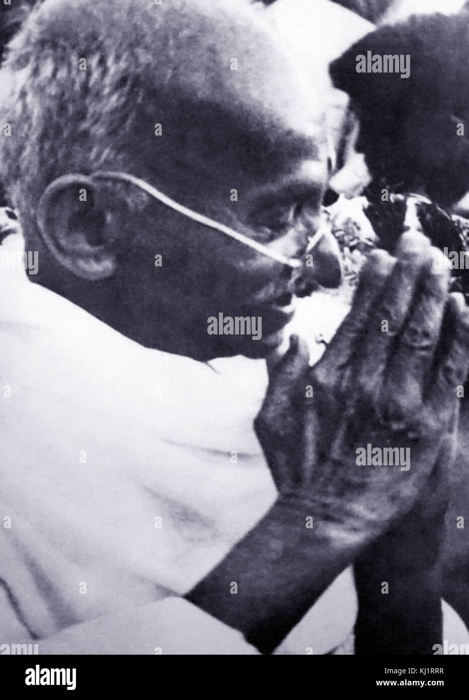 Mohandas Karamchand Gandhi 1869 – 1948) was the preeminent leader of ...